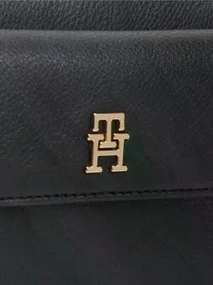 Tommy Hilfiger Grained Texture Shoulder Bag