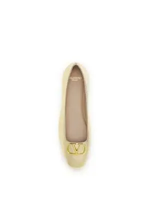 Valentino Garavani Vlogo Signature Laminated Nappa Ballerinas - Gold