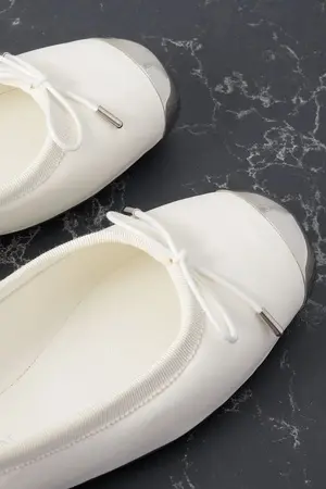 Alexander McQueen Logo Ballet Flats