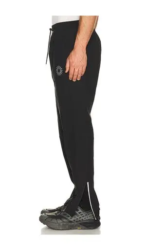 PARADISE ZERO Cross Train Jogger In . Also