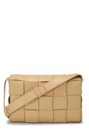 Bottega Veneta Maxi Intrecciato Cassette Bag - Beige