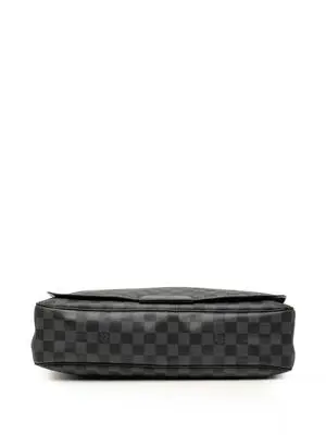 LOUIS VUITTON Damier Graphite Daniel Gm Messenger Bag
