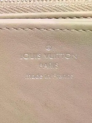 LOUIS VUITTON 2021-2026 Mahina Leather Zippy Wallet Long Wallets