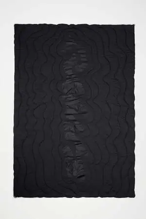 Rains Rains Puffer Blanket Black