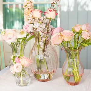 VIETRI Hibiscus Fluted Medium Vase