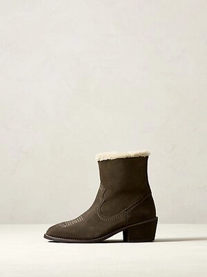Overland Aisley Shearling-lined Water-resistant Leather Cowboy Boots