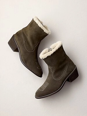 Overland Aisley Shearling-lined Water-resistant Leather Cowboy Boots