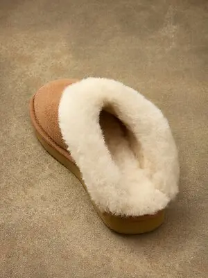 Overland Alyssa Sheepskin Scuff Slippers With Arch Support - Chestnut