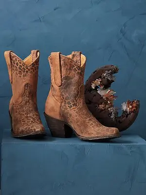 Overland Selena Leather Cowboy Boots - Ocre