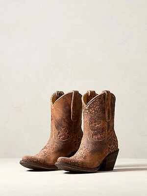 Overland Selena Leather Cowboy Boots - Ocre