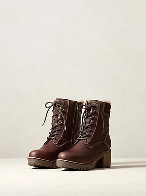 BOS & CO Mustang Shearling-lined Water-resistant Leather Boots