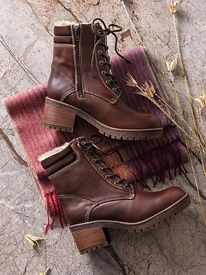 BOS & CO Mustang Shearling-lined Water-resistant Leather Boots