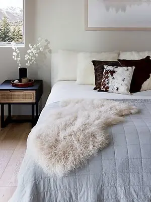 Overland Single-pelt Tibetan Lamb Rug - Shell