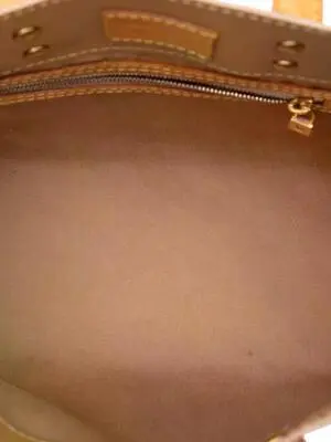 LOUIS VUITTON Monogram Vernis Reade Pm Handbag - Neutrals