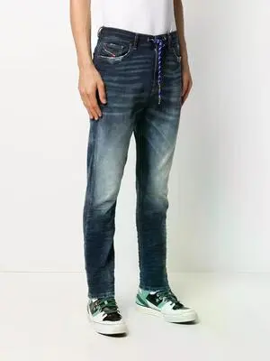 DIESEL® D-vider Carrot Leg Joggjeans