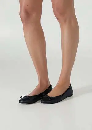 TONY BIANCO Comma Ballet Flats With Bow Detailing - Black Nappa