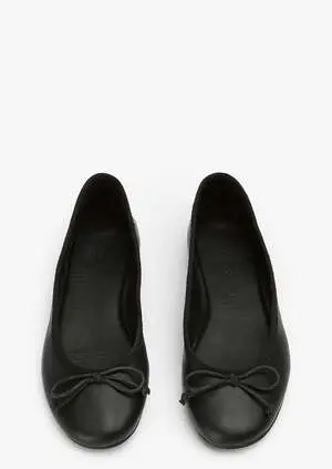 TONY BIANCO Comma Ballet Flats With Bow Detailing - Black Nappa
