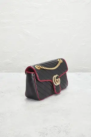 Gucci Gg Marmont Shoulder Bag - Black