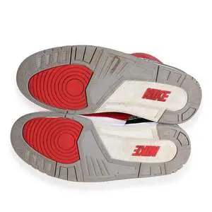 JORDAN 3 Retro Se Unite - Red