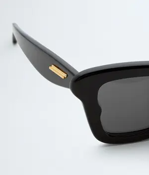 Bottega Veneta Sophia Butterfly Sunglasses - Black/gray