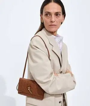 Bottega Veneta Andiamo Pouch On Strap - Tannin