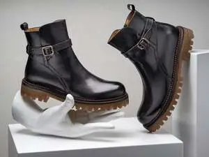 Lukure Ella Chelsea Boots - Black