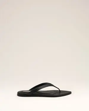 AMI AMI Paris Lamb Leather Pointed Toe Flip Flops