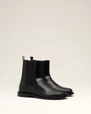 AMI Paris Glazed Leather Anatomical Toe Chelsea Boots