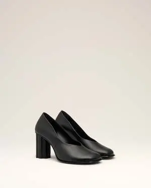 AMI Paris Anatomical Toe Piano Pumps