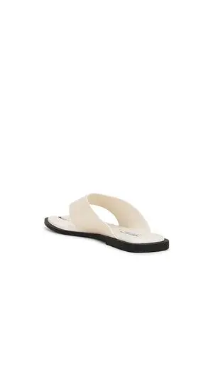 Steve Madden Illia Thong Sandal - Bone