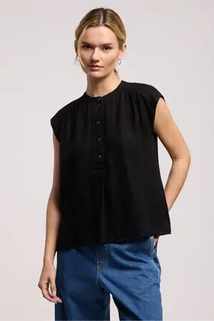 Velvet By Graham & Spencer Bec Linen Sleeveless Top