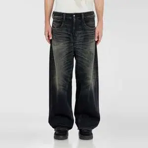 DIESEL® Relaxed Fit Jeans With Medium Waist And Wide Leg - Black
