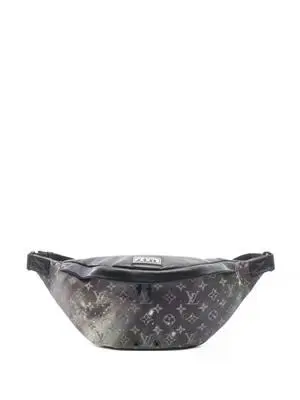 LOUIS VUITTON Discovery Bumbag Belt Bag