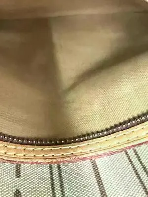 LOUIS VUITTON Monogram Neverfull Pm Tote Bag