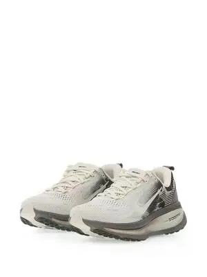Nike Vomero 18 Se Lace-up Sneakers