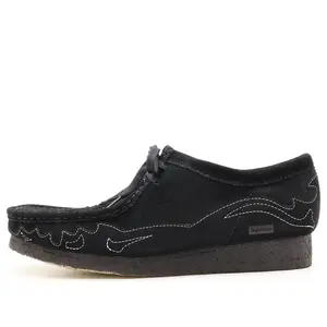 Clarks X Supreme Wallabee - Black/white