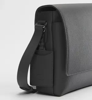 Dior Cd Icon Messenger Bag - Black