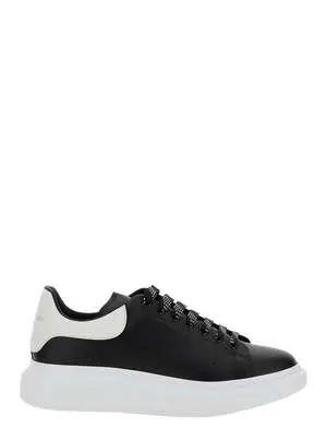 Alexander McQueen Low Top Sneaker With Logo Detail - Black