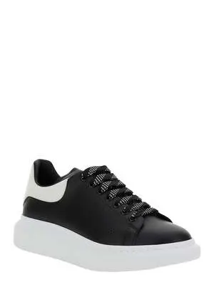 Alexander McQueen Low Top Sneaker With Logo Detail - Black