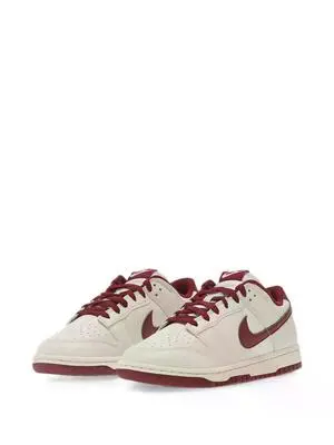 Nike Dunk Low Retro Sneakers