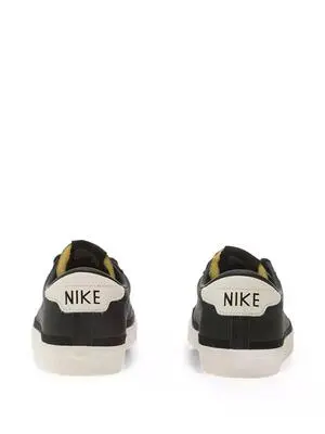 Nike Classic Sneakers