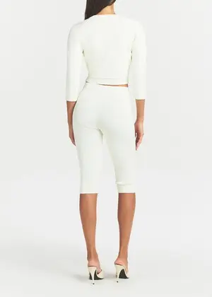SKIMS Cropped Knit Cardigan With Crew Neckline And 3/4 Sleeves - Natural