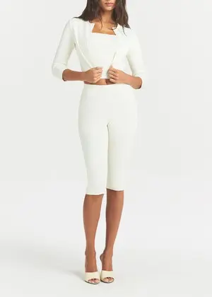 SKIMS Cropped Knit Cardigan With Crew Neckline And 3/4 Sleeves - Natural