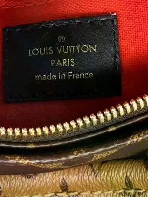 LOUIS VUITTON Onthego Tote East West Shoulder Bag