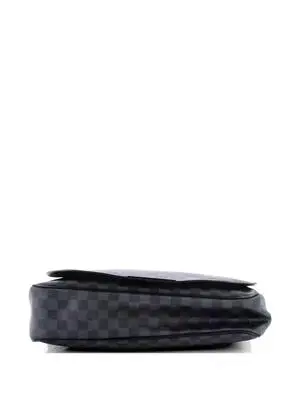 LOUIS VUITTON Daniel Messenger Bag - Black