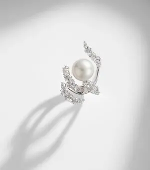 Yeprem 18kt White Gold Ring With Freshwater Pearl And Diamonds