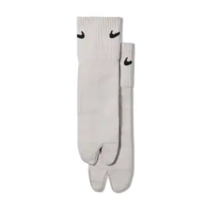 Nike Everyday Plus "rift" Lightweight Split-toe Ankle Socks - Grey