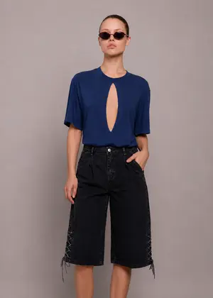 TT STUDIOS Ari T-shirt With Cut Out Detail - Navy