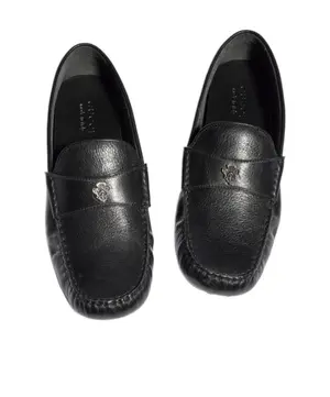 Gucci Loafer With Crest