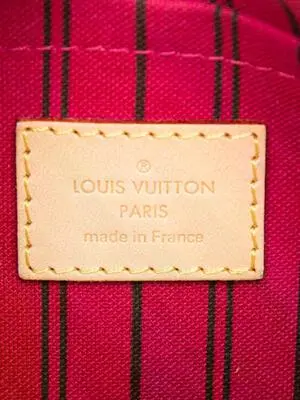 LOUIS VUITTON 2017 Monogram Neverfull Pm Pouch